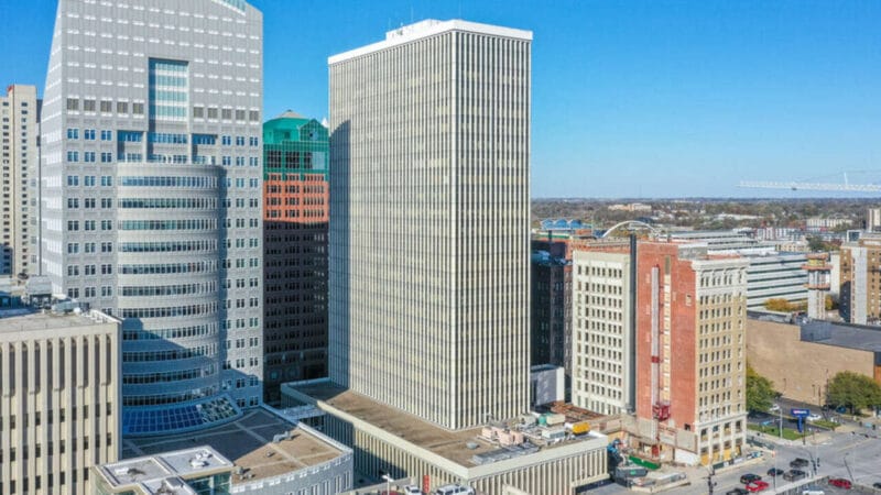 Top 11 Tallest Buildings in Iowa [List of 2023]